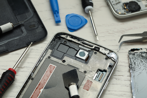 Samsung Includes Its Foldable Devices to Self-Repair Program | Wirefly