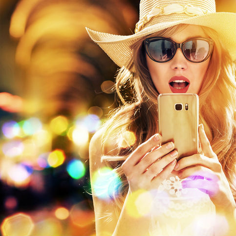 Texting While Walking Causes People To Walk Funny | Wirefly